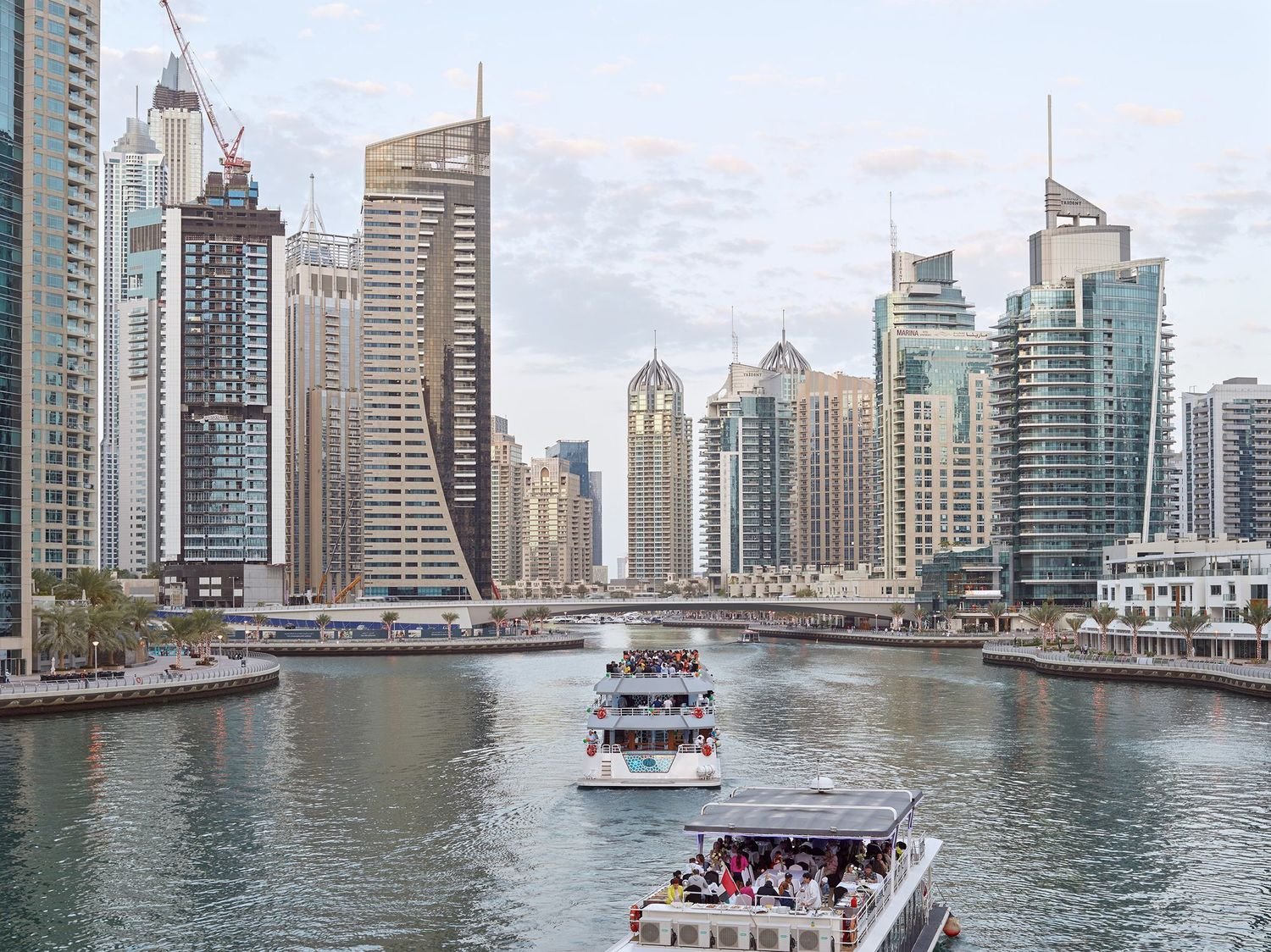 The Edge - Photographs and text by Philip Cheung | LensCulture