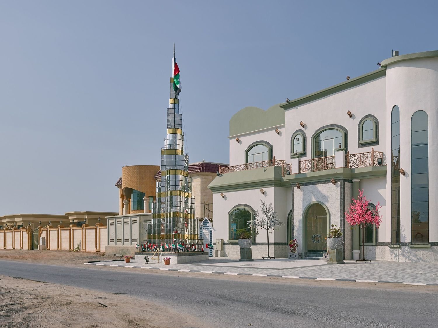 The Edge - Photographs and text by Philip Cheung | LensCulture